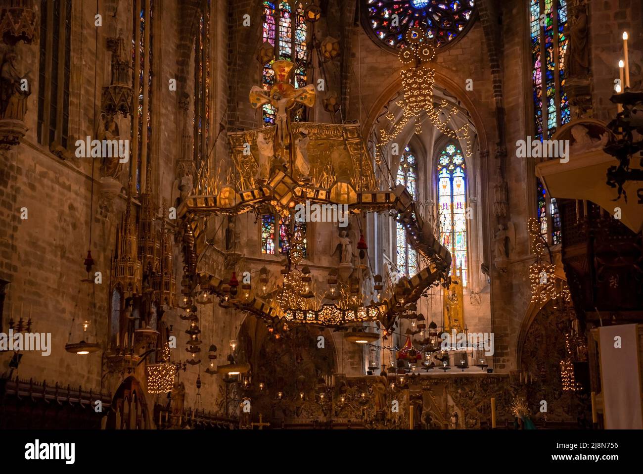 Gothic style altar hi-res stock photography and images - Alamy