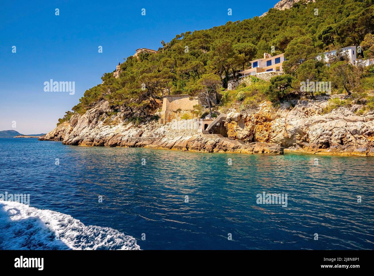 Water flowing into sea hi-res stock photography and images - Alamy