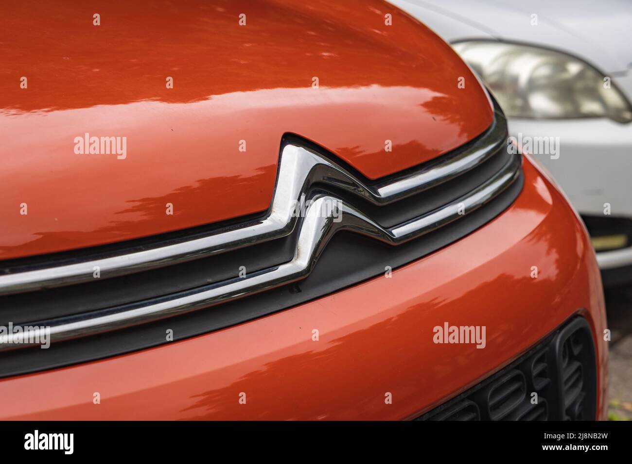 Citroen car emblem Stock Photo - Alamy