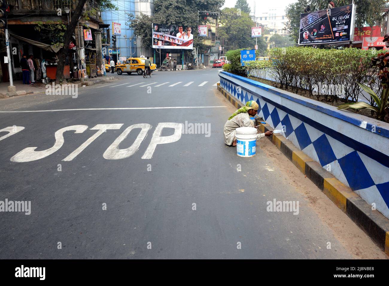 Renovation and maintenance the City of Joy Calcutta main road for clean ...