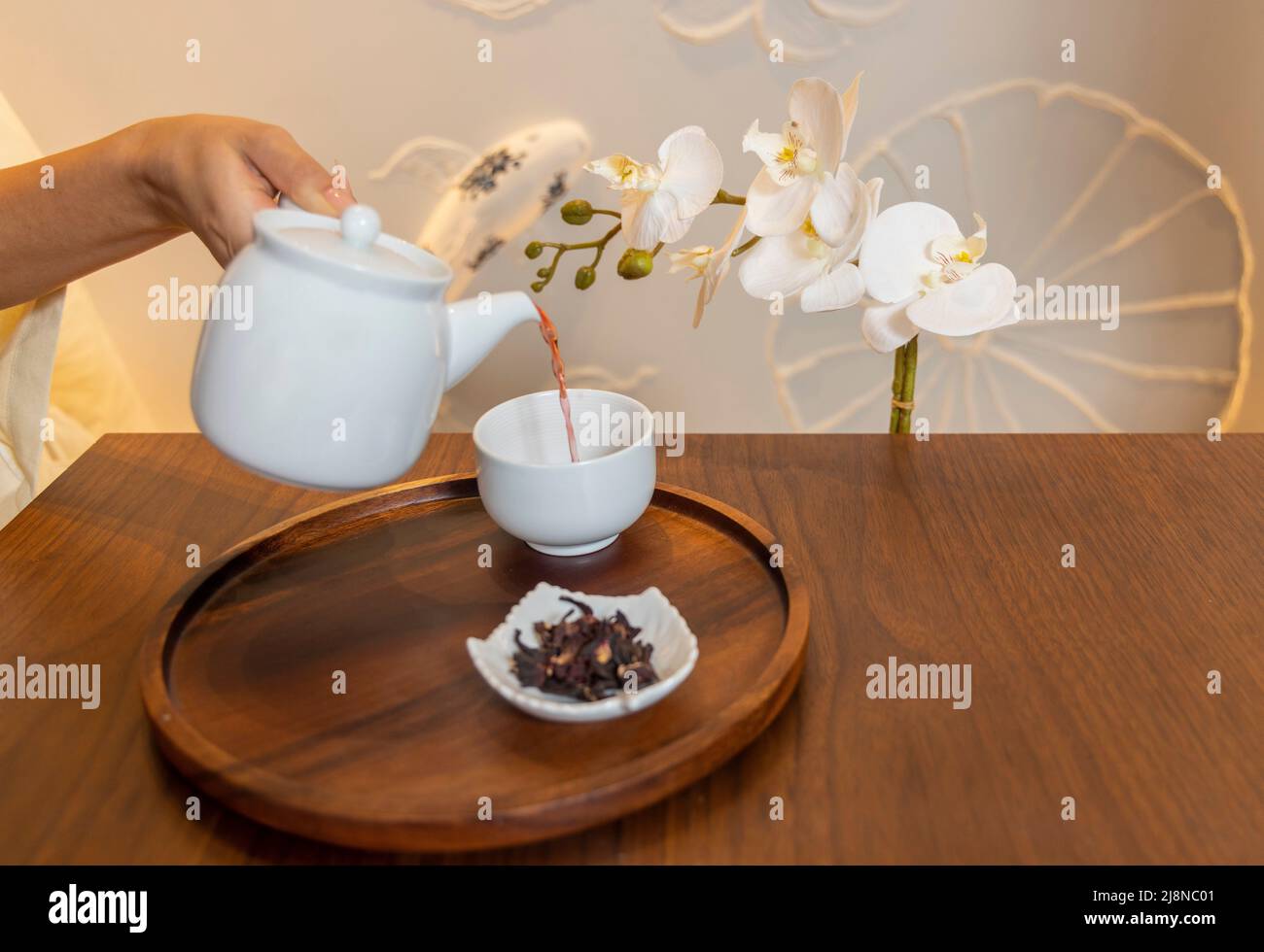 Close up girl pouring hi-res stock photography and images - Alamy