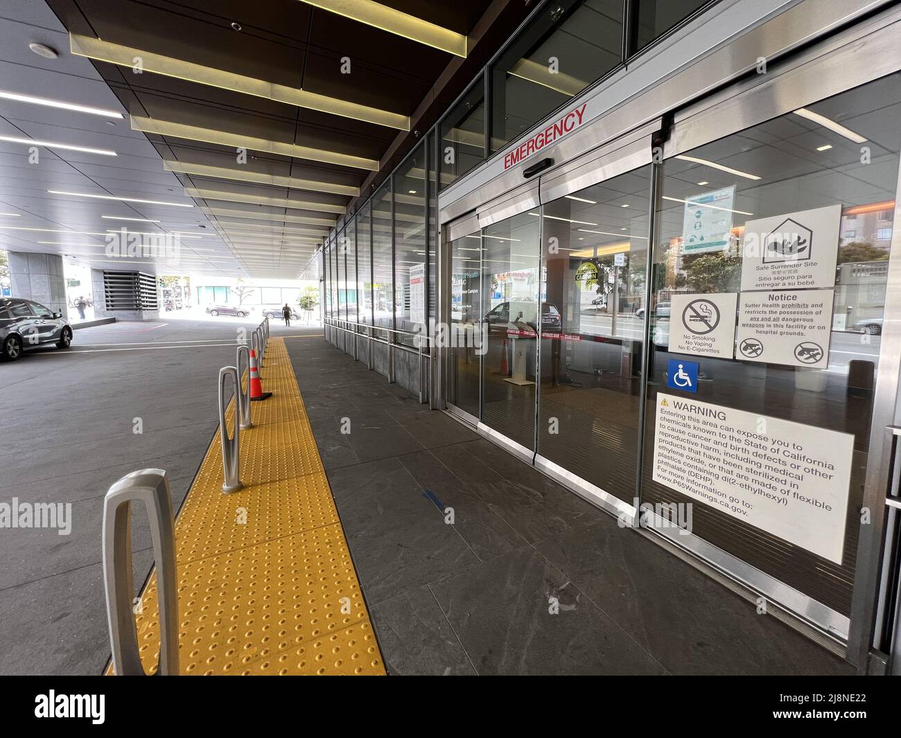 Emergency department entrance at the California Pacific Medical Center ...