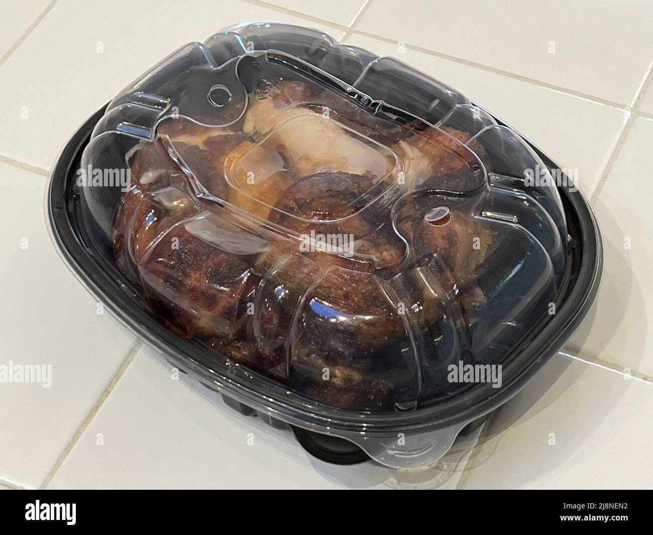 Rotisserie chicken container hi-res stock photography and images - Alamy