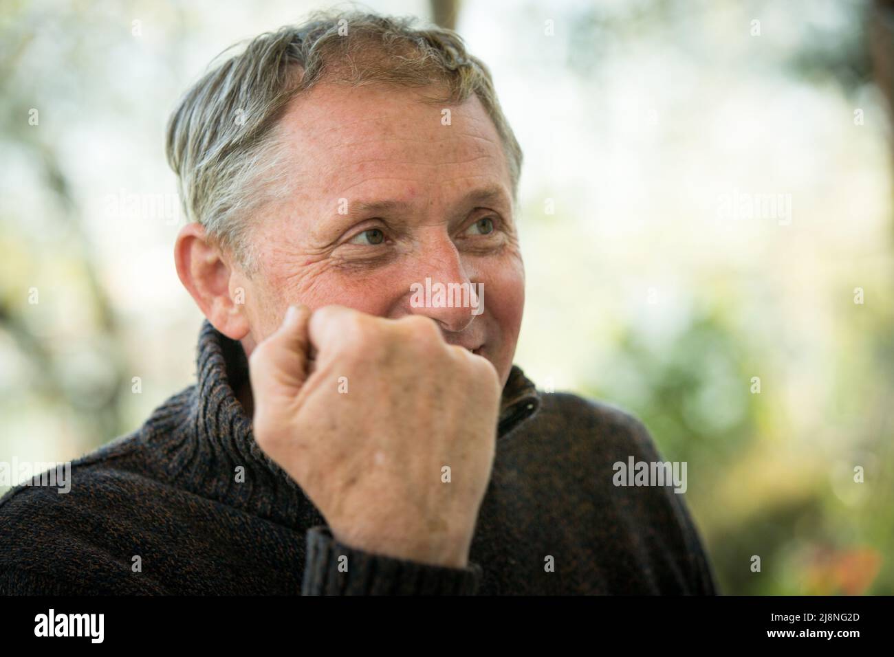 Blurred face man portrait hi-res stock photography and images - Alamy