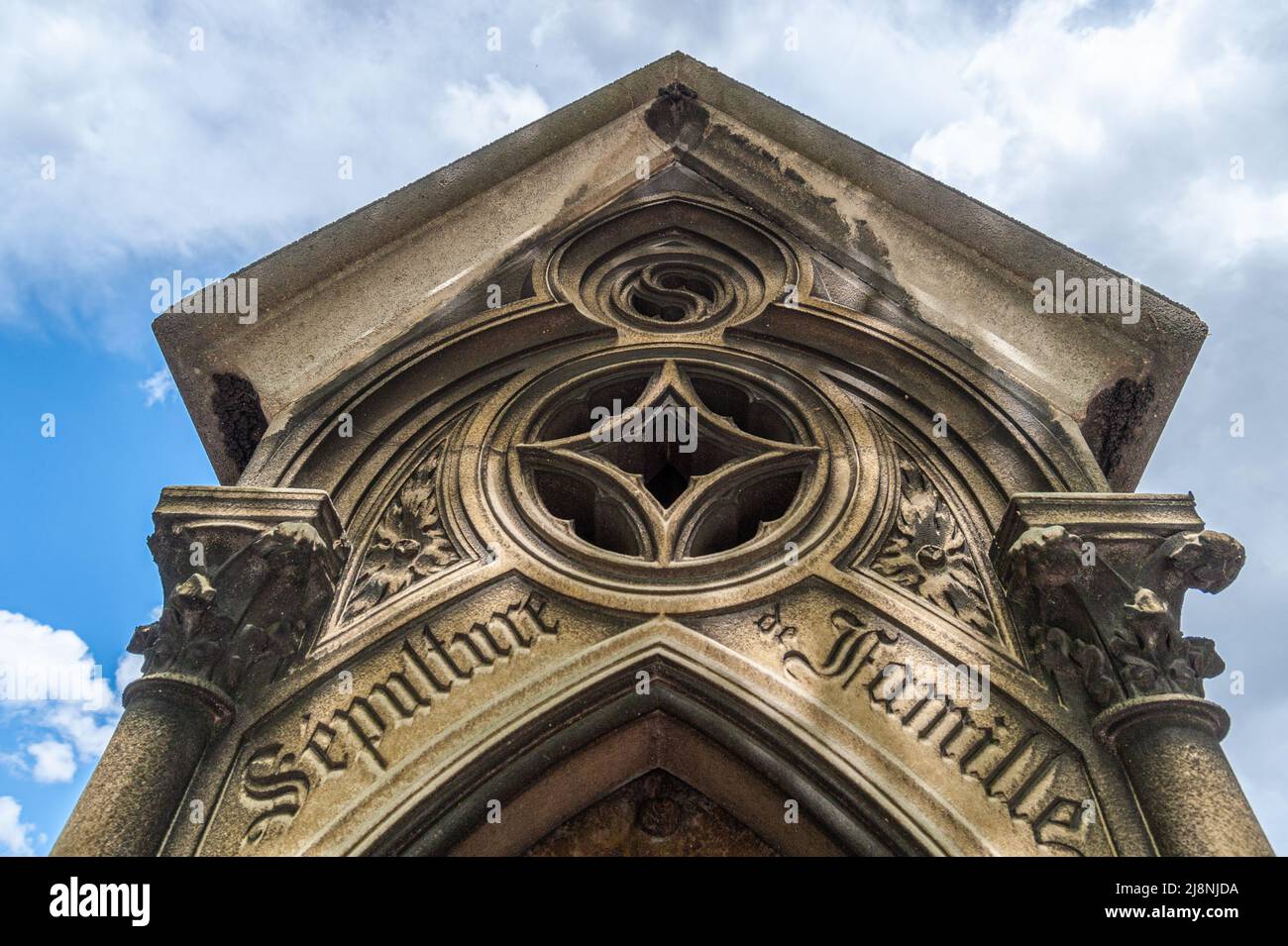 Victorian family tomb hi-res stock photography and images - Alamy