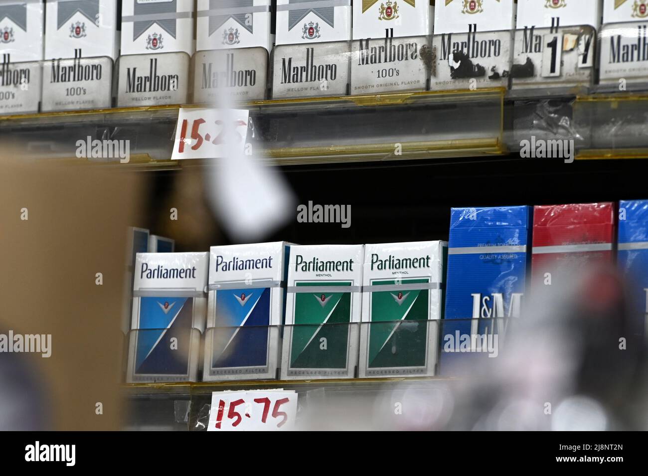 African smokers hi-res stock photography and images - Alamy