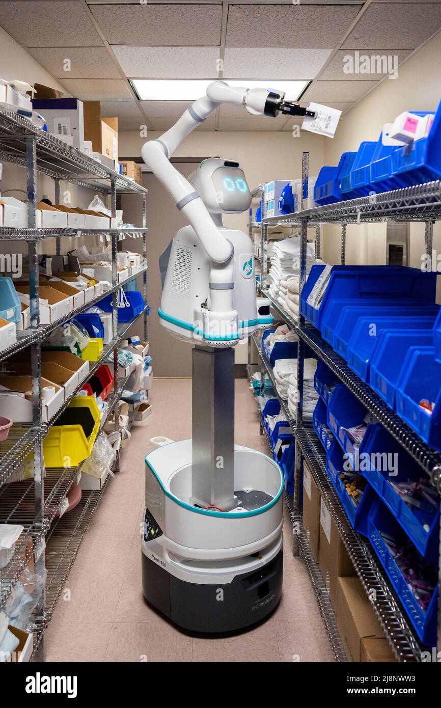 Moxi robot hi-res stock photography and images - Alamy