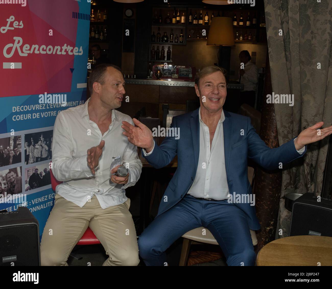 A la rencontre de Tony Gomez au Café Latéral à Paris 75017 France Stock ...