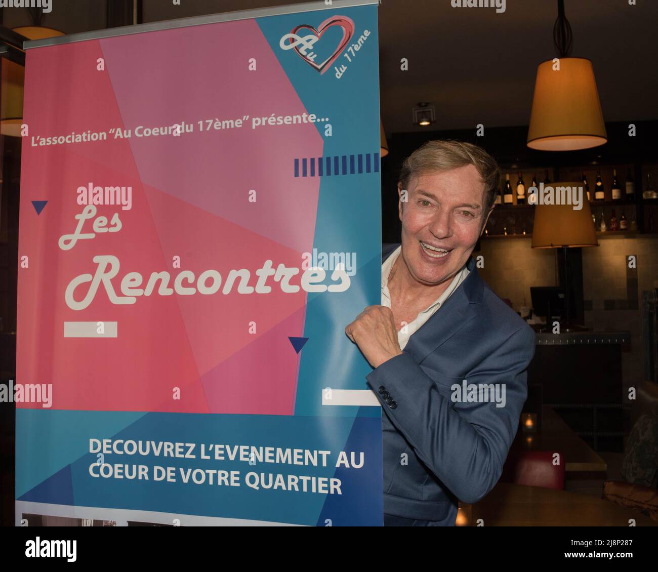 A la rencontre de Tony Gomez au Café Latéral à Paris 75017 France Stock ...