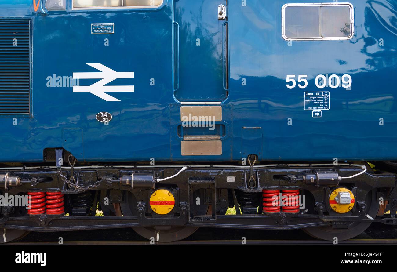 Vintage british rail logo hi-res stock photography and images - Alamy