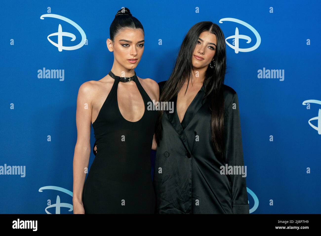 Dixie d'amelio charli hi-res stock photography and images - Alamy