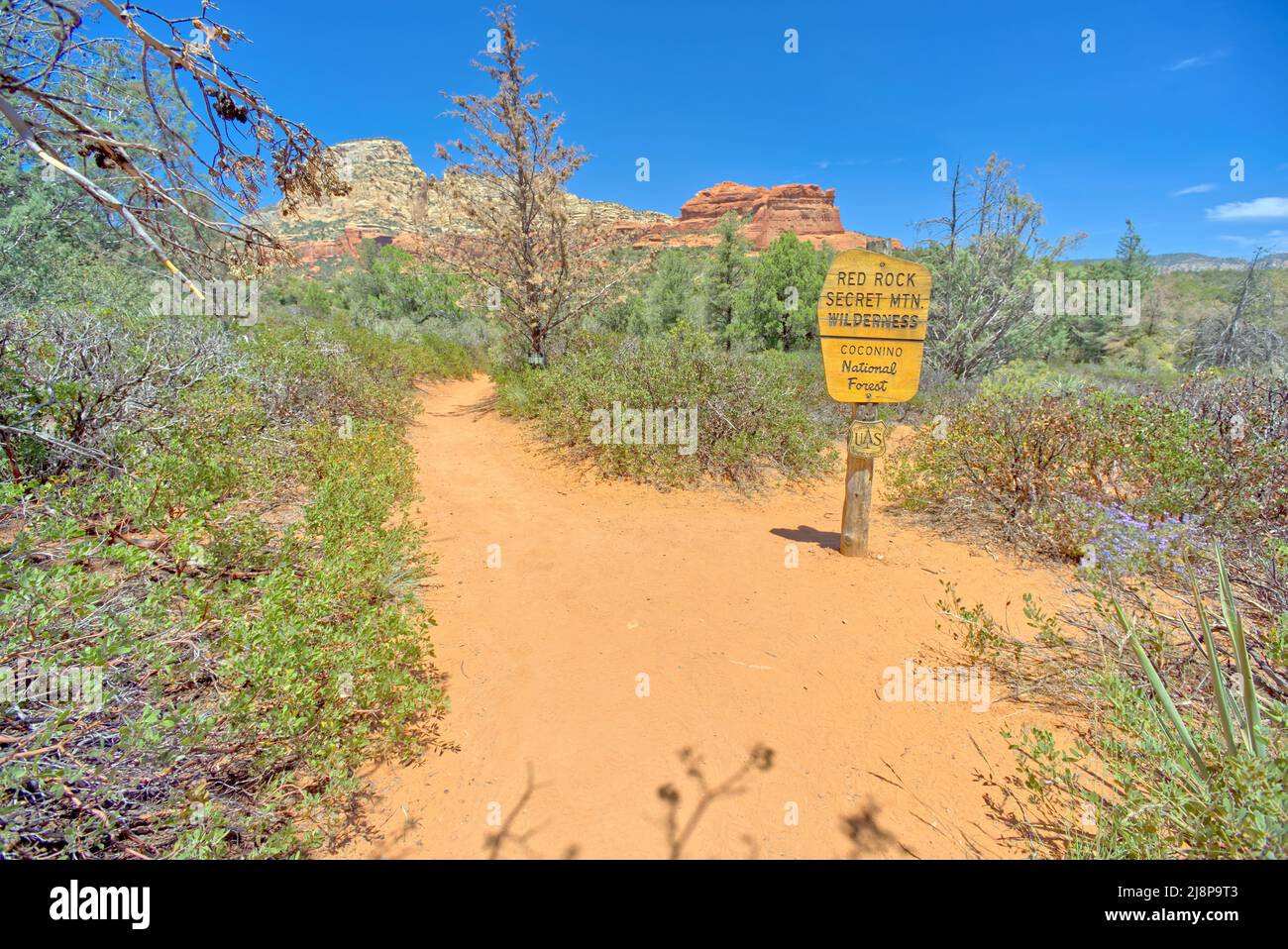 Wilderness boundary hi-res stock photography and images - Alamy