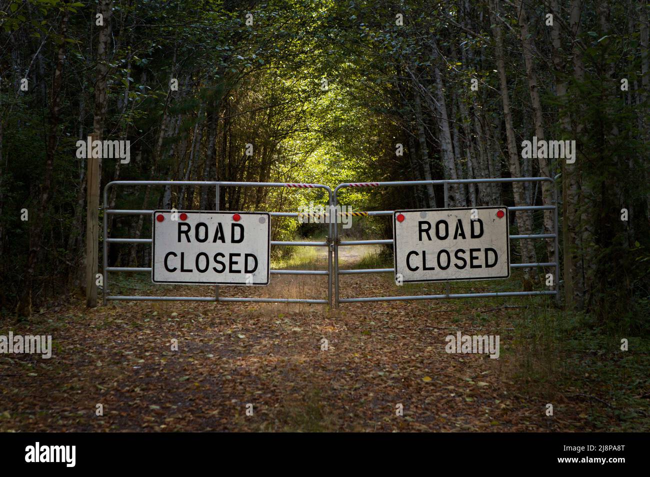 End road sign dirt road hi-res stock photography and images - Alamy