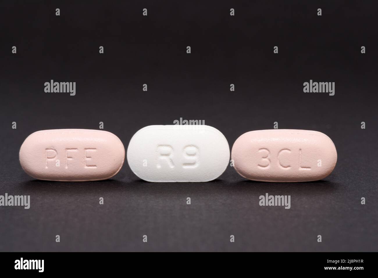 Paxlovid covid-19 tablets Stock Photo - Alamy