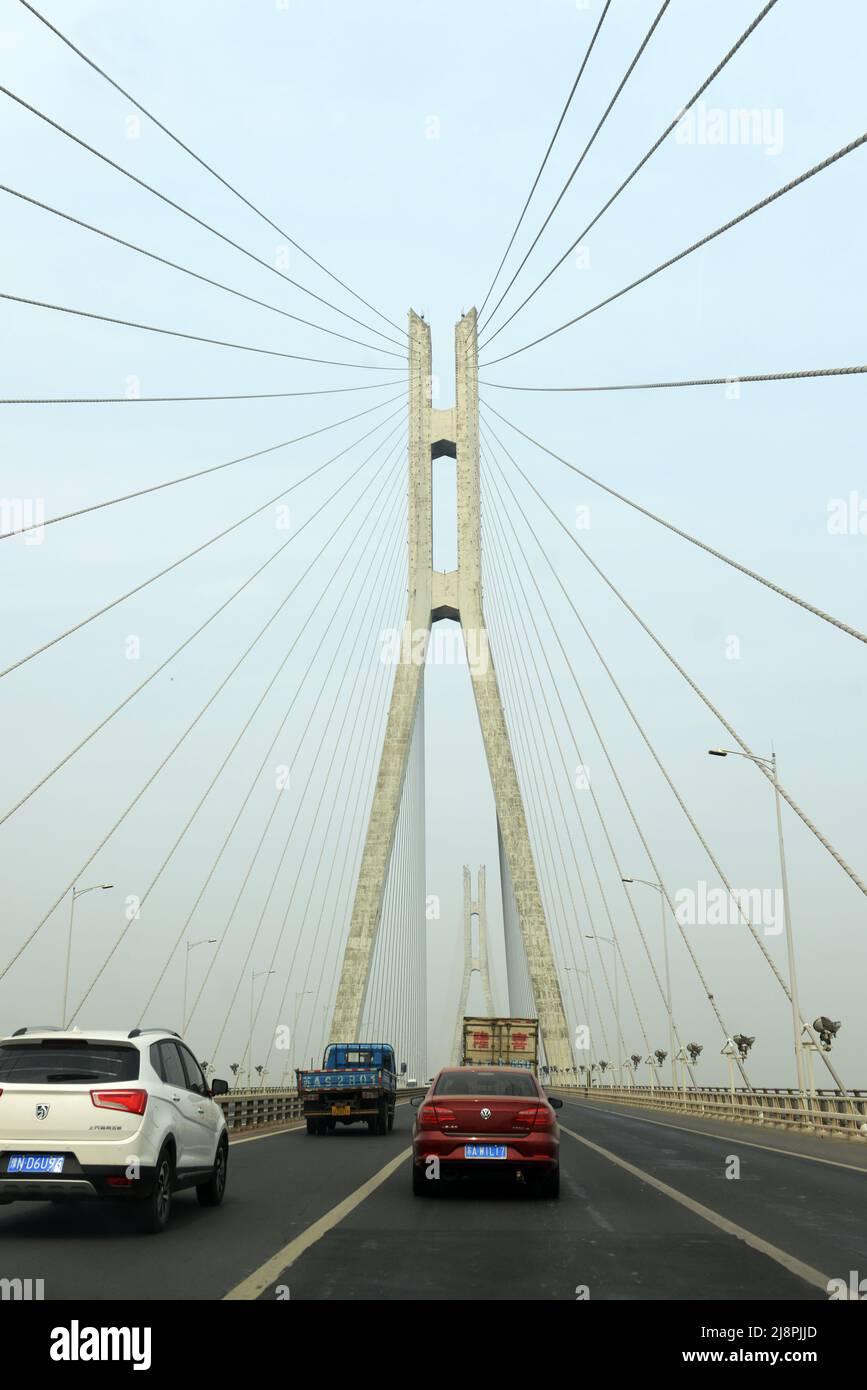 Nanjing dashengguan yangtze river bridge hi-res stock photography and ...