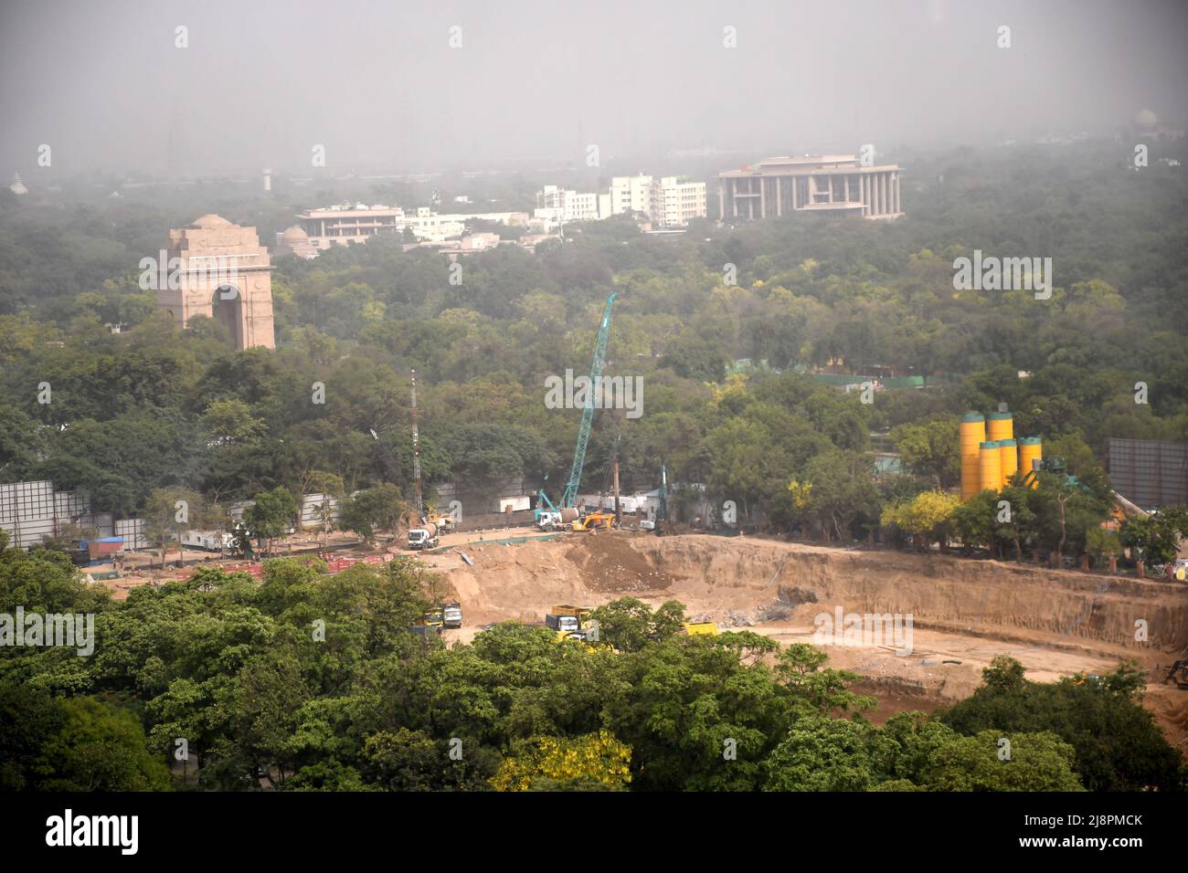 Hot weather in New Delhi, India during a heat wave on May 17, 2022 ...