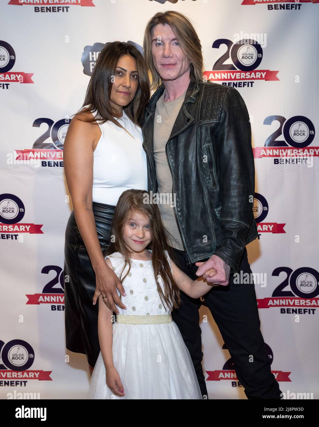 New York, USA. 17th May, 2022. John Rzeznik (R), wife Meliana Gallo and ...