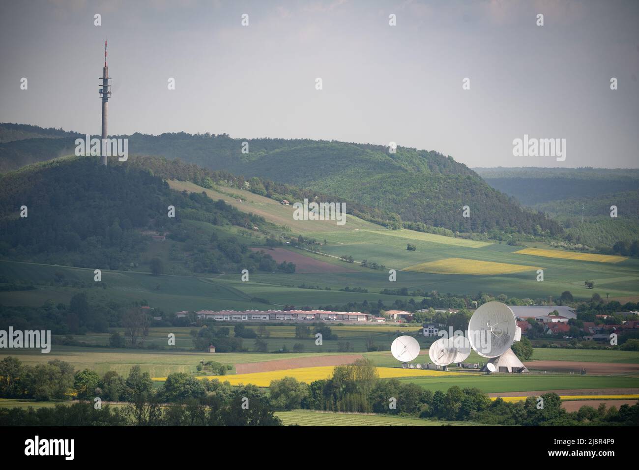 Fuchsstadt, Germany. 11th May, 2022. Satellite dishes of the earth ...