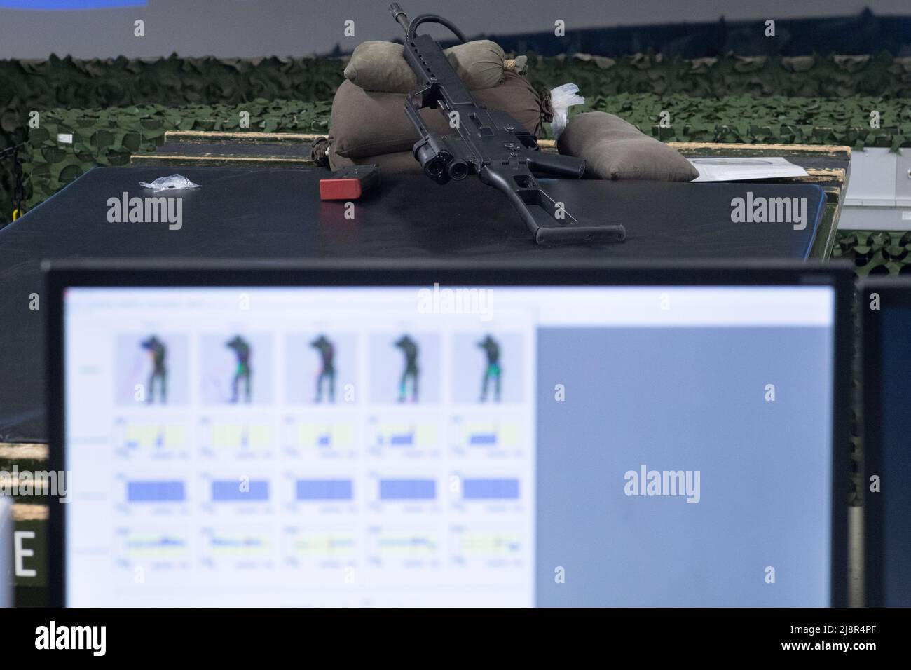 Hammelburg, Germany. 11th May, 2022. A G36 assault rifle lies in an ...