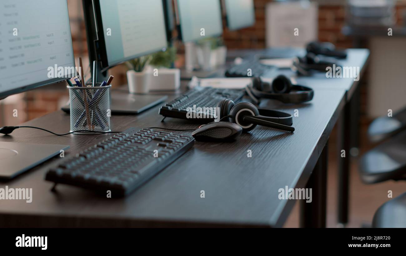 Call centre monitors headphones hi-res stock photography and images - Alamy