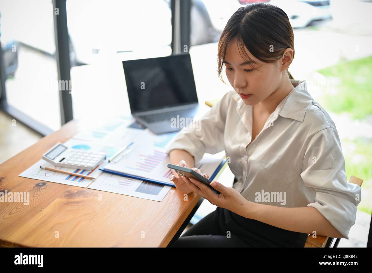 Beautiful millennial female office hi-res stock photography and images ...
