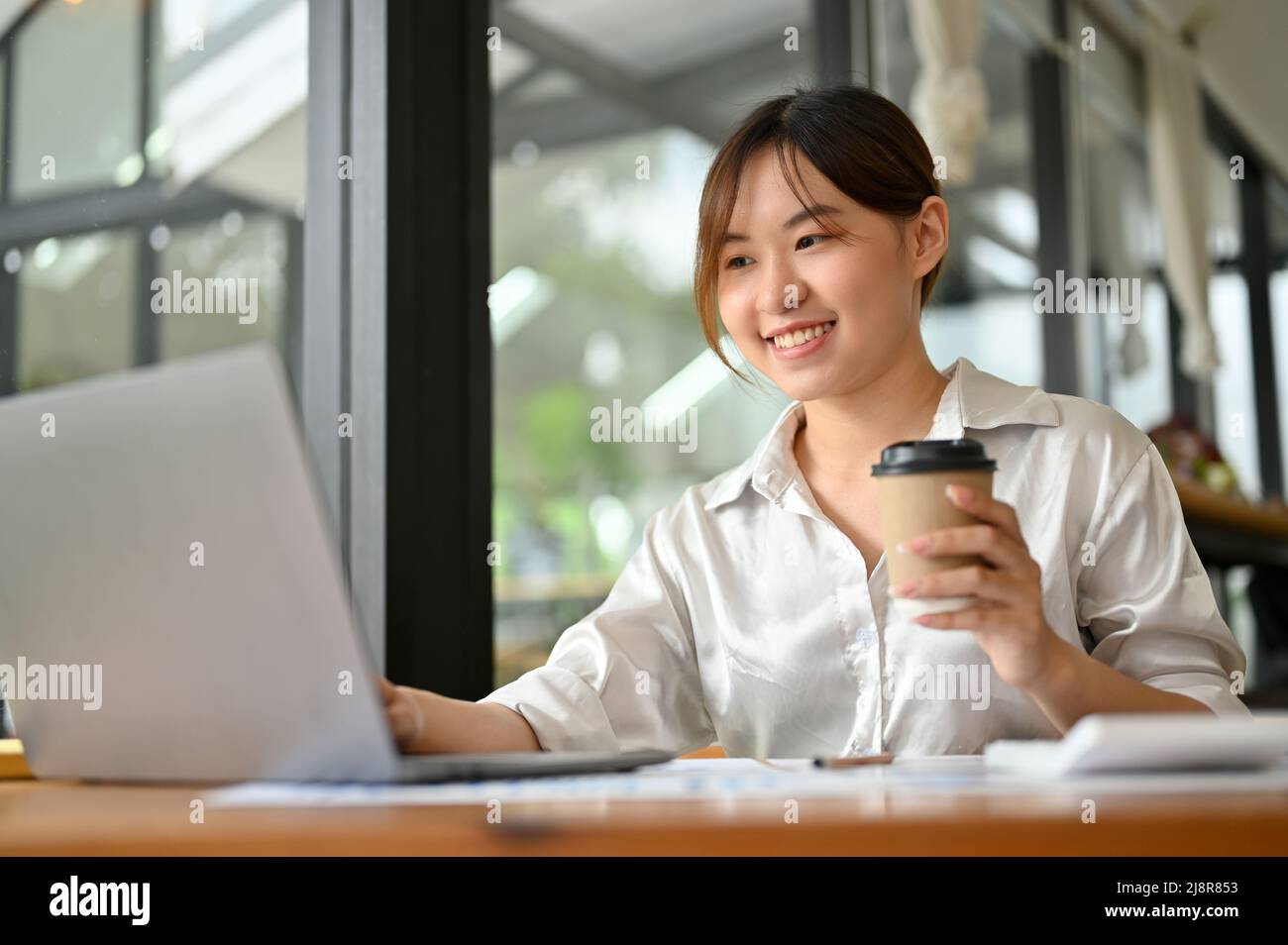 Marketing staff hi-res stock photography and images - Alamy