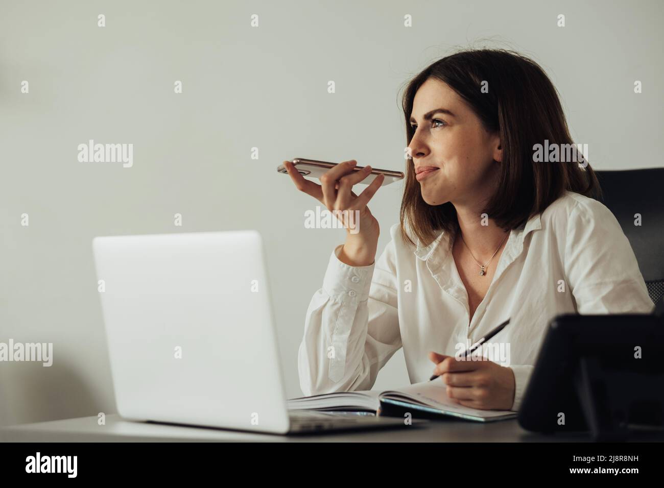 Employee voice hi-res stock photography and images - Alamy