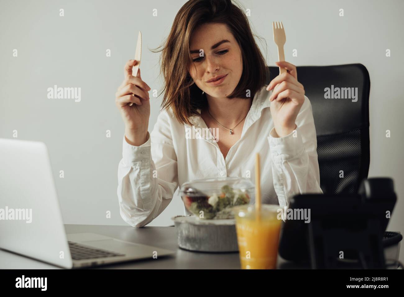 Female woman brunette hi-res stock photography and images - Alamy
