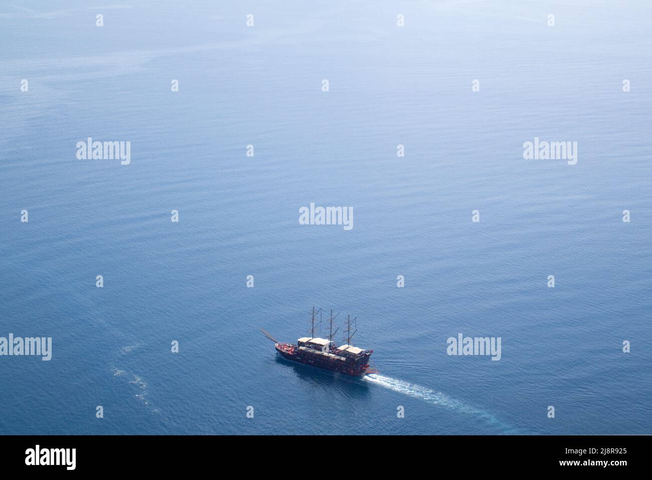 Large ship sailing open sea hi-res stock photography and images - Alamy