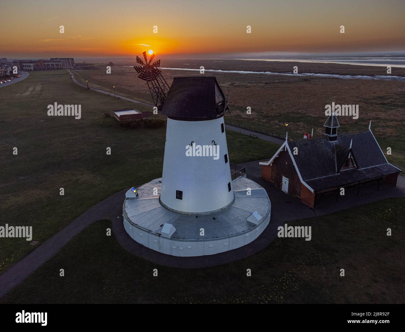 Lytham sunrise hi-res stock photography and images - Alamy