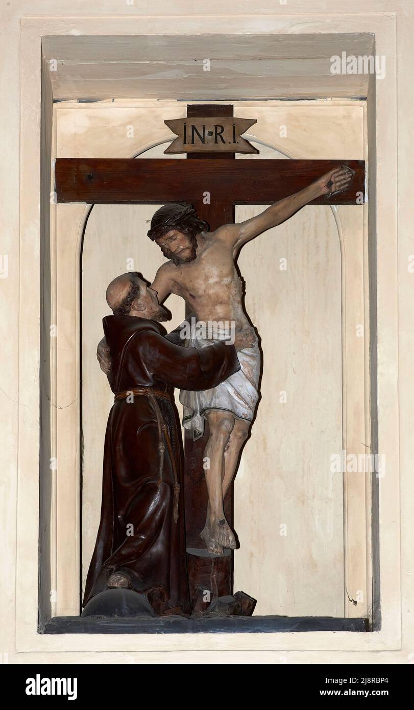 S. Francesco d’Assisi abbraccia Gesù in croce - scultura lignea - metà del XVII secolo ...