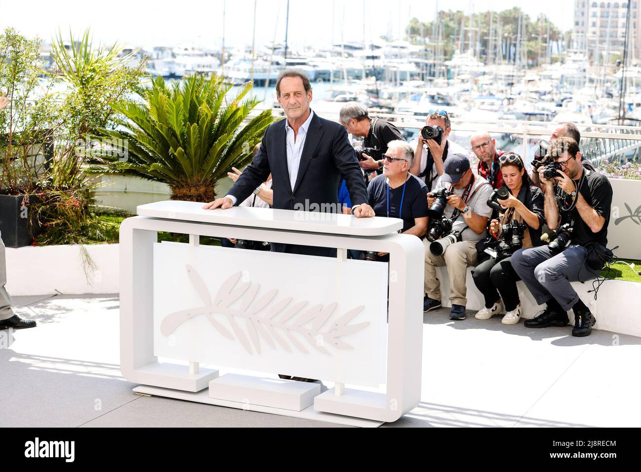 CANNES - MAY 17: Vincent Lindon on the " JURY " Photocall during the ...