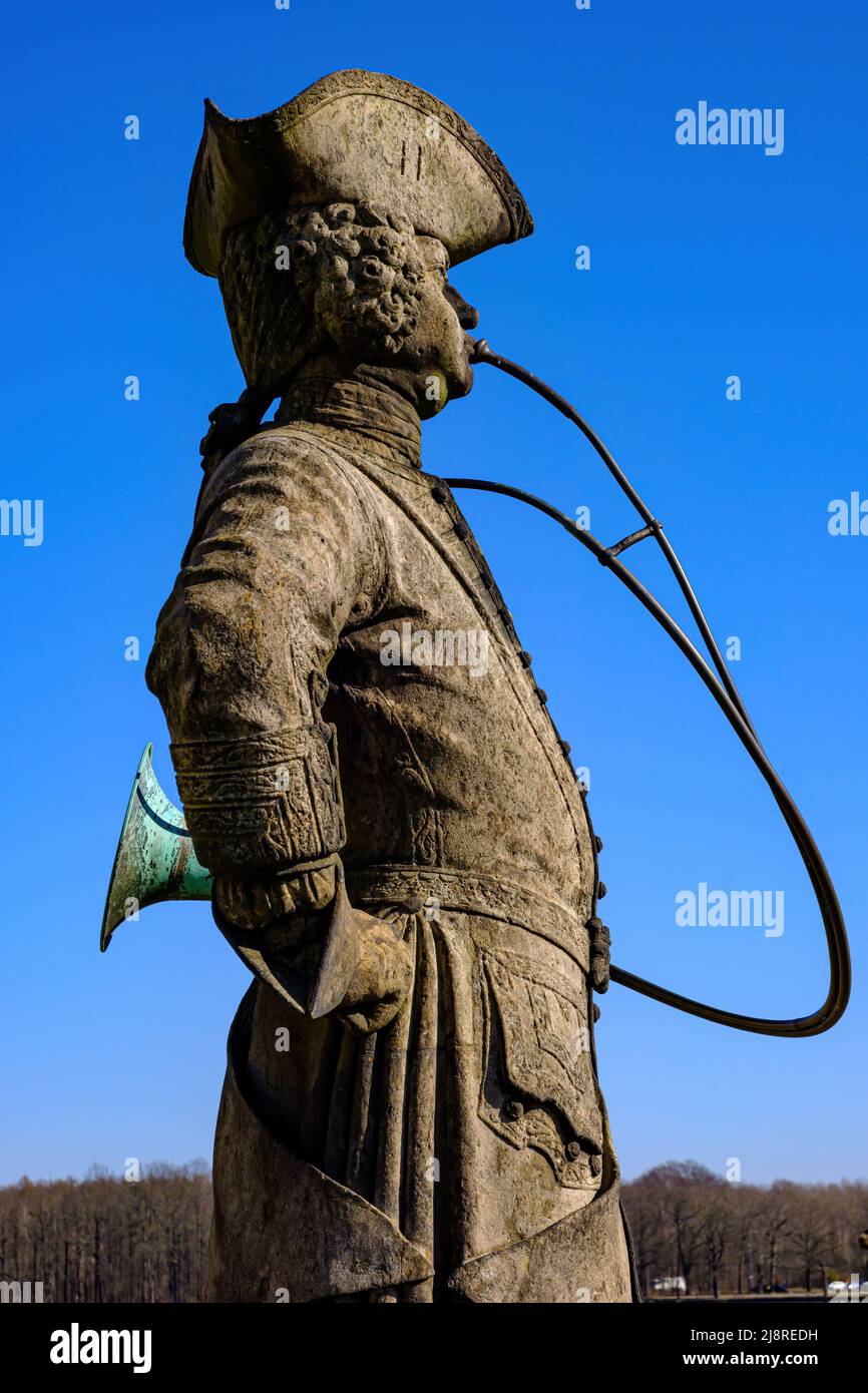 Statue hunter dog moritzburg castle hi-res stock photography and images ...