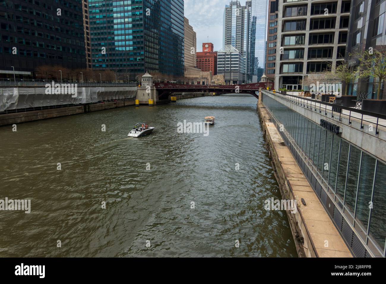 Rosemont, IL - APRIL 23, 2022: Downtown Chicago private boat on Chicago ...