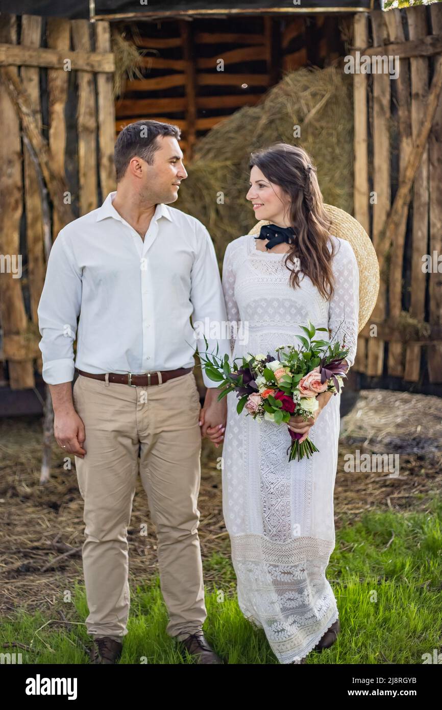 Man dressed as bride hi-res stock photography and images - Alamy