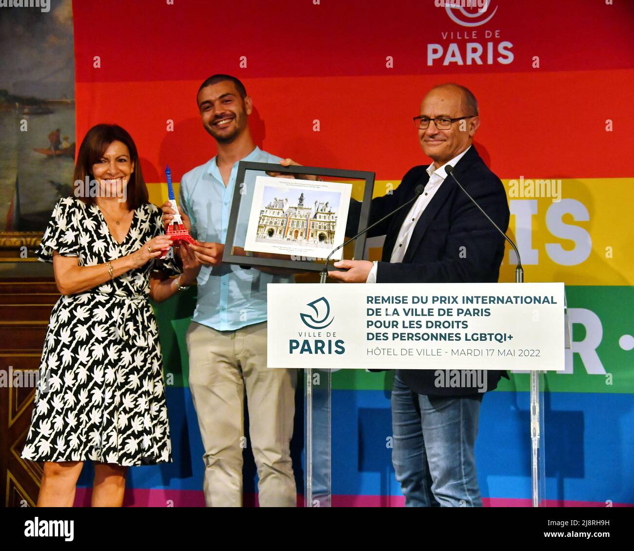 The mayor of Paris, Anne Hidalgo presents an award to the founder of ...