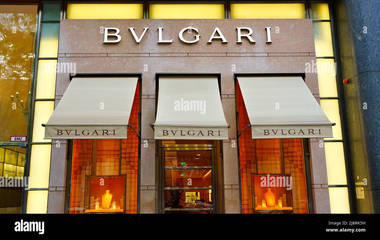 Bulgari shop front logo sign hi-res stock photography and images - Alamy