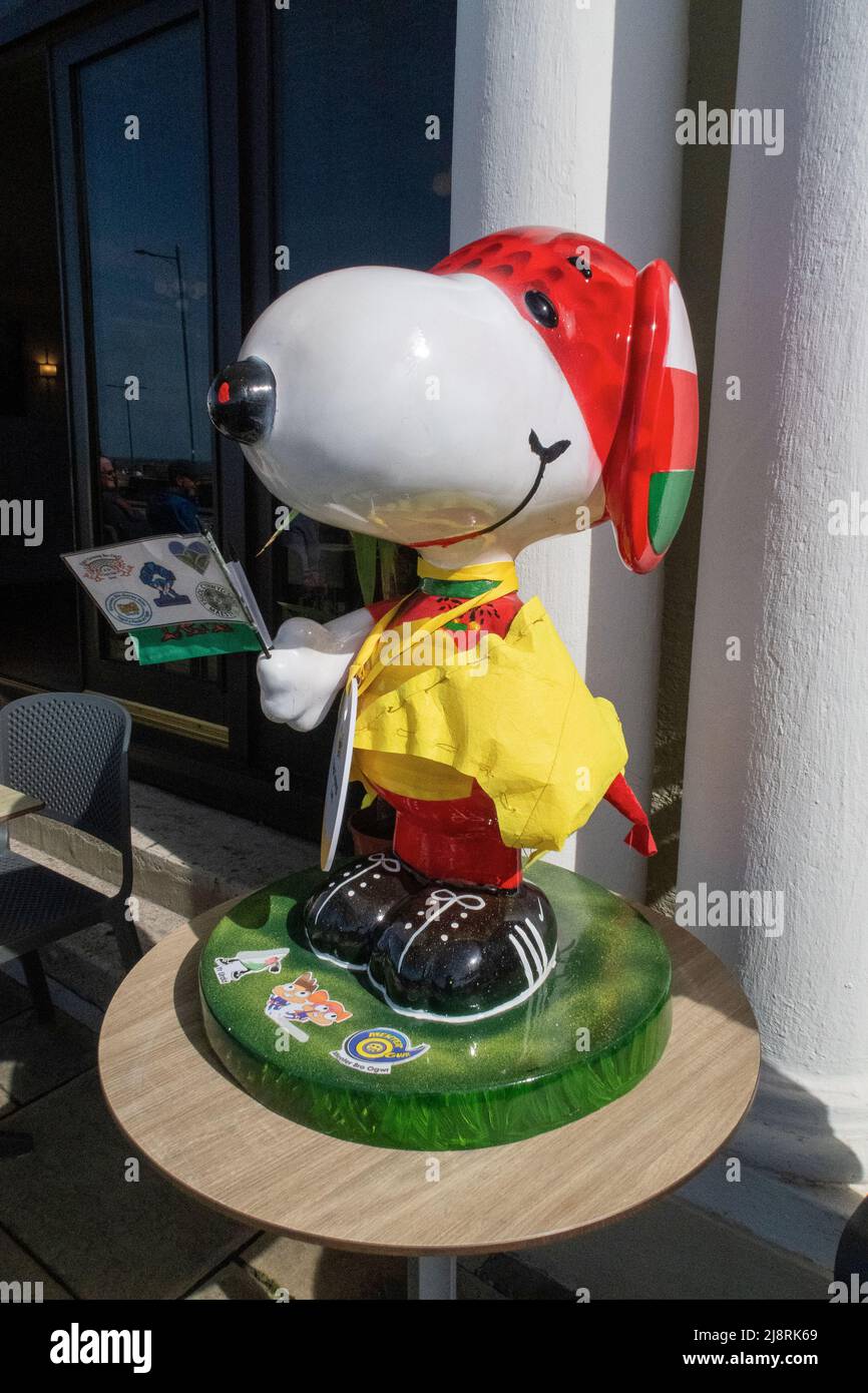 Snoopy sculptures hi-res stock photography and images - Alamy
