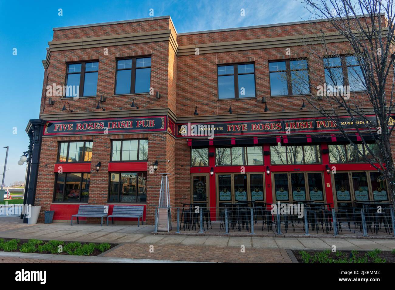 Exterior view popular alcohol hi-res stock photography and images - Alamy