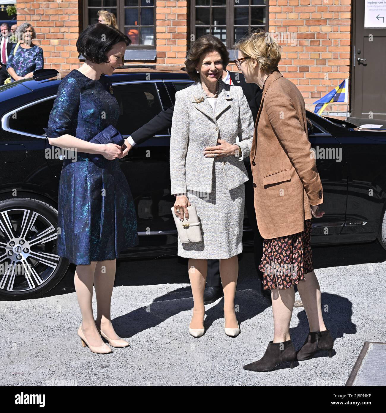Queen Silvia and Mrs Jenni Haukio are welcomed by Sanne Houby Nielsen ...
