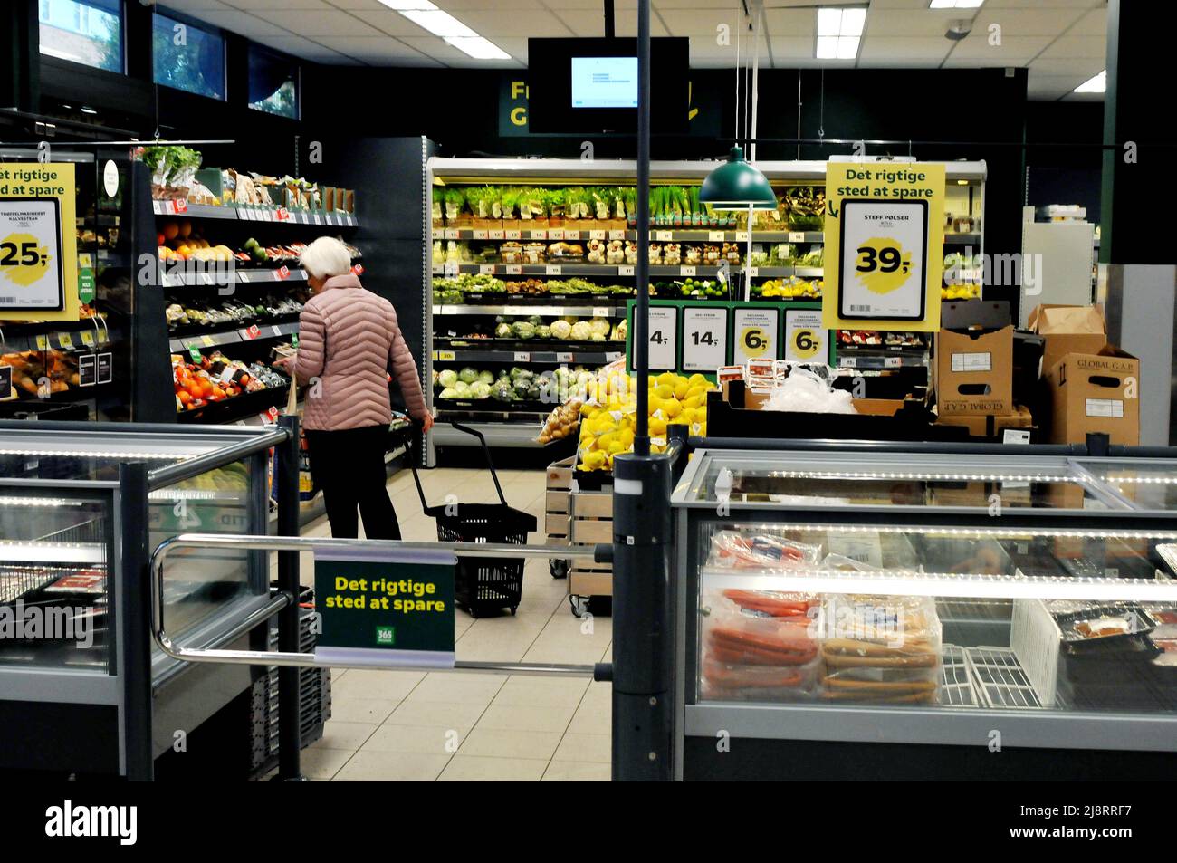 Kastrup/Copenhagen/Denmark/18 May 2022/ Hihg food prices in danish ...