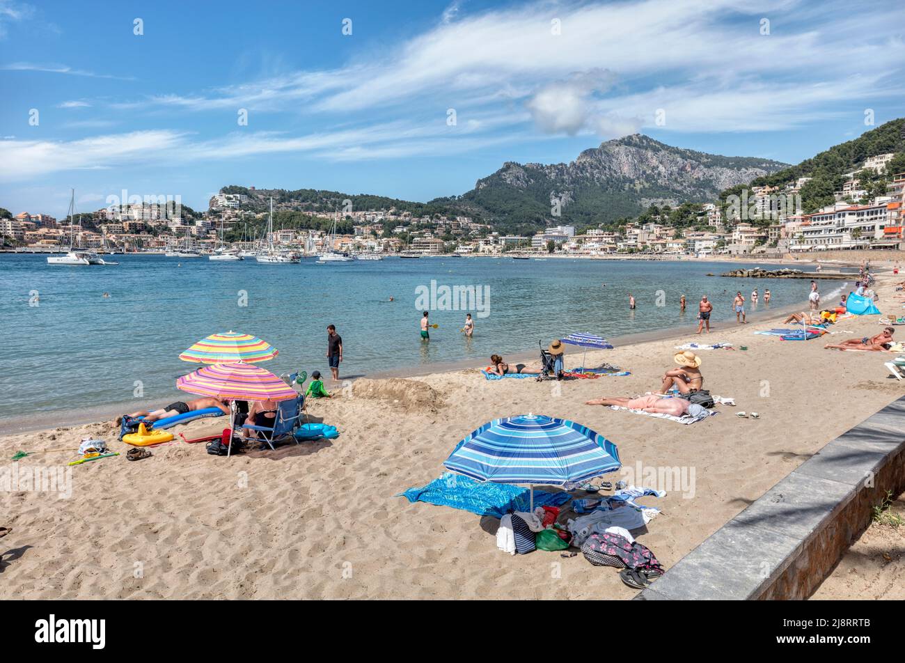 Beach, promenade, hotels and shops at Platja den Repic in Port de ...