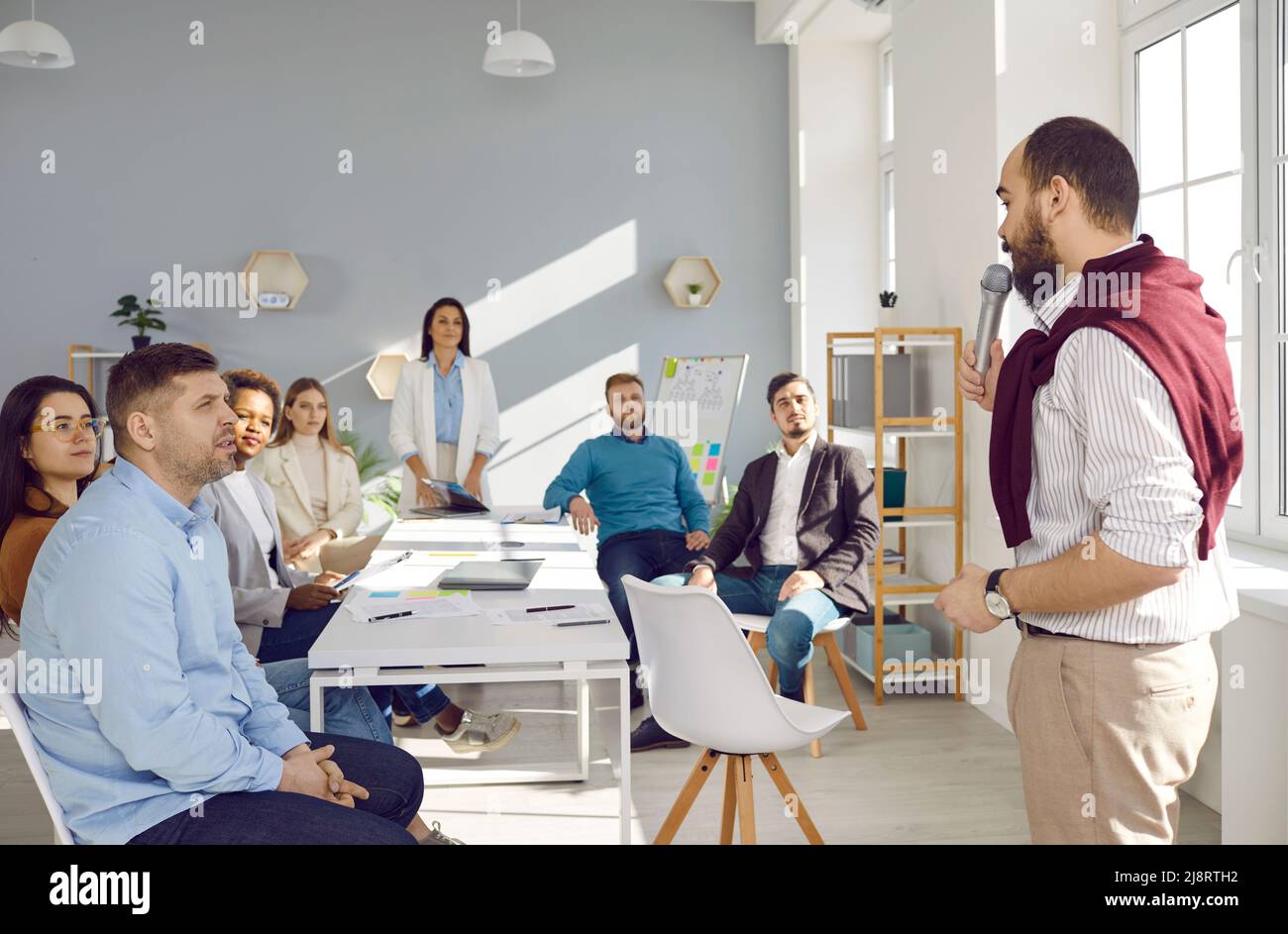 Speaker and audience hi-res stock photography and images - Alamy