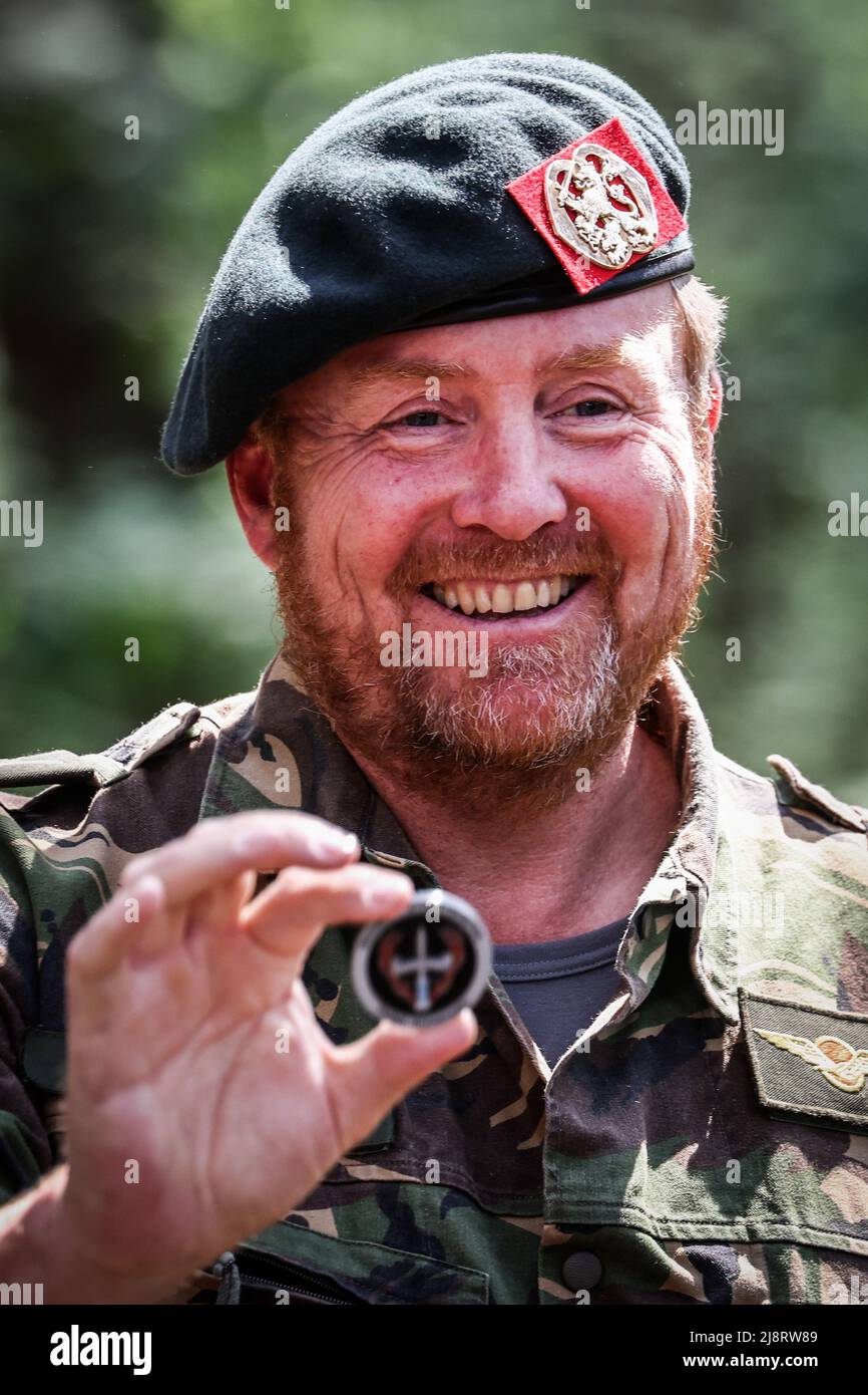 King Willem-Alexander during a working visit to the Airmobile Brigade ...