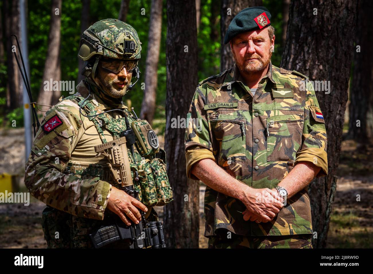 King Willem-Alexander during a working visit to the Airmobile Brigade ...