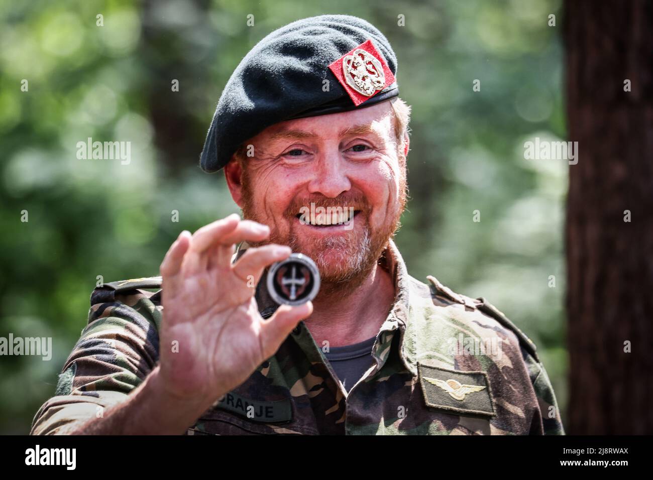 King Willem-Alexander during a working visit to the Airmobile Brigade ...