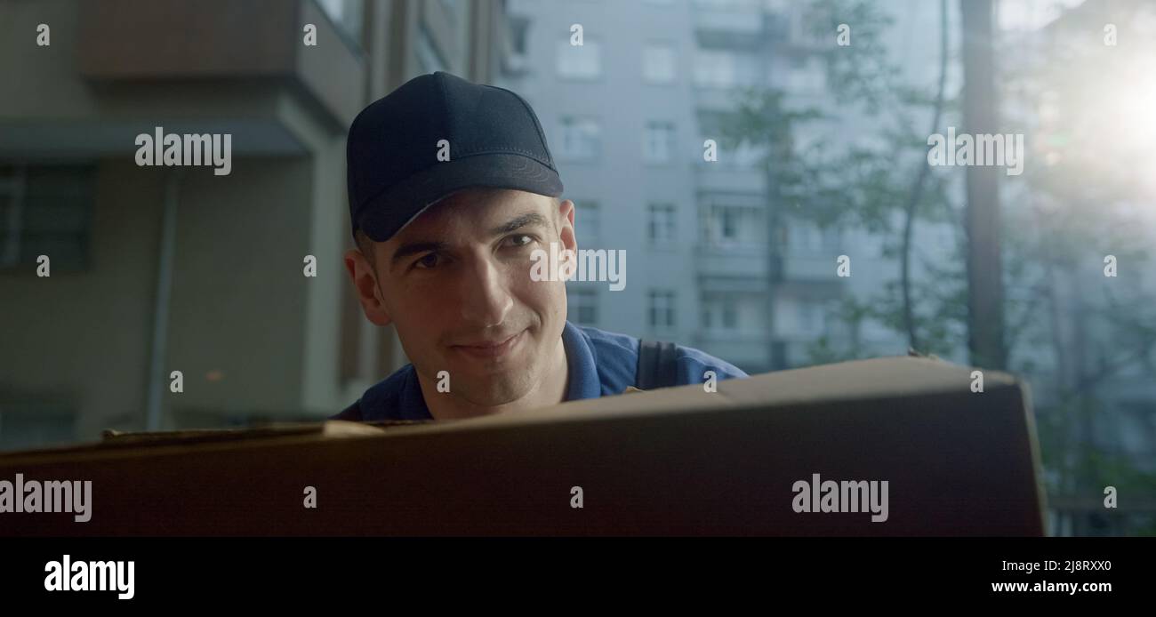 Delivery hero worker hi-res stock photography and images - Alamy