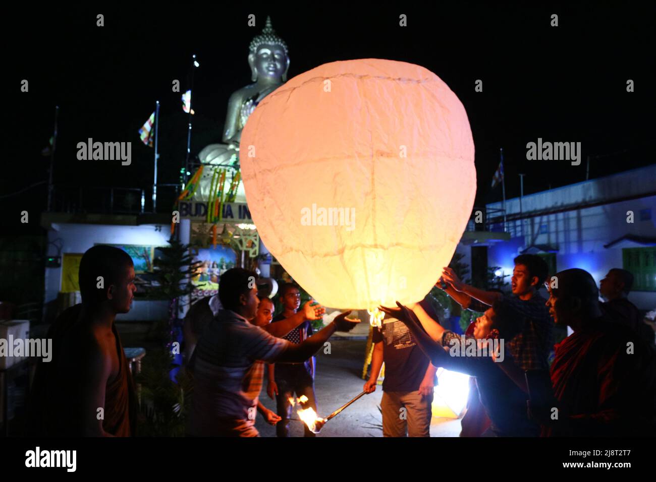 Buddhist monks and devotees fly Fanush (Hot Air Balloons) to honor the ...
