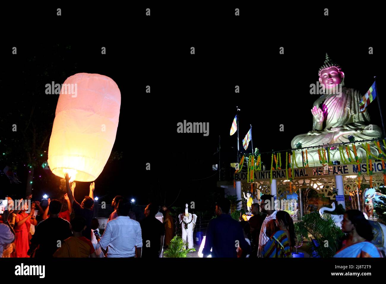 Buddhist monks and devotees fly Fanush (Hot Air Balloons) to honor the ...