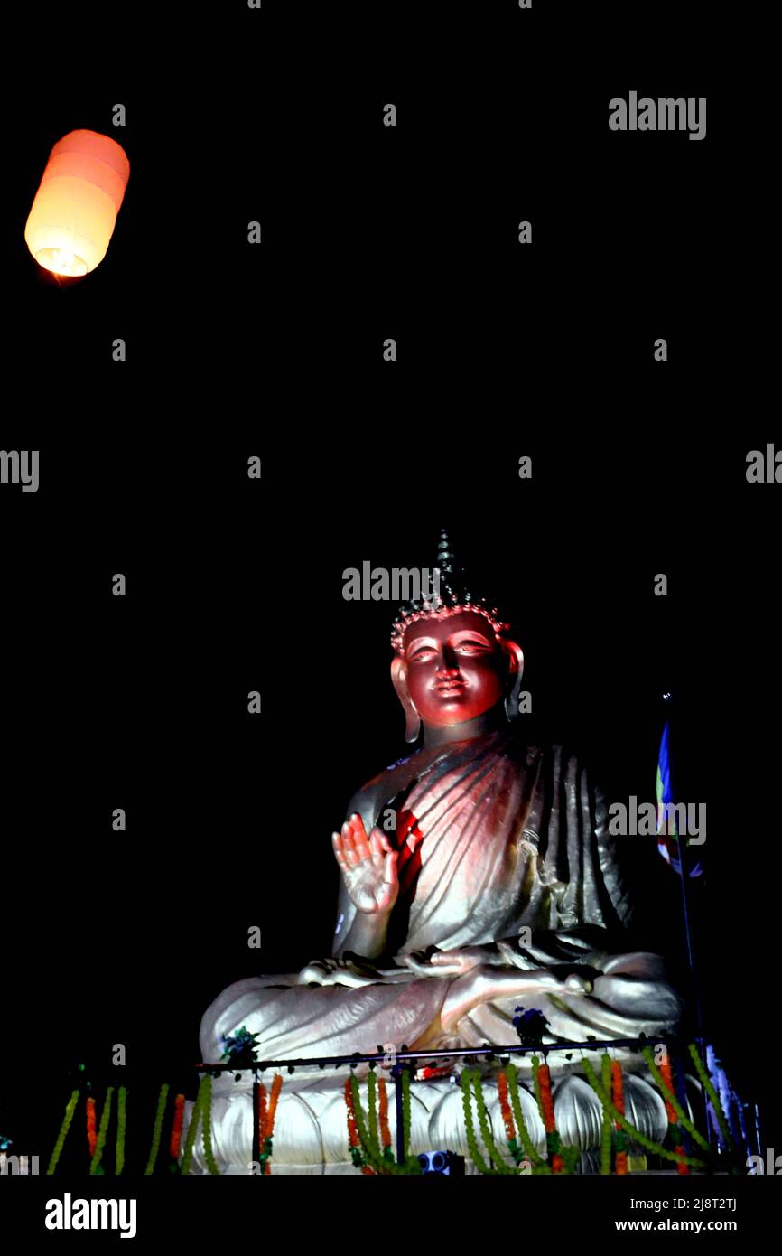 Buddhist monks and devotees fly Fanush (Hot Air Balloons) to honor the ...